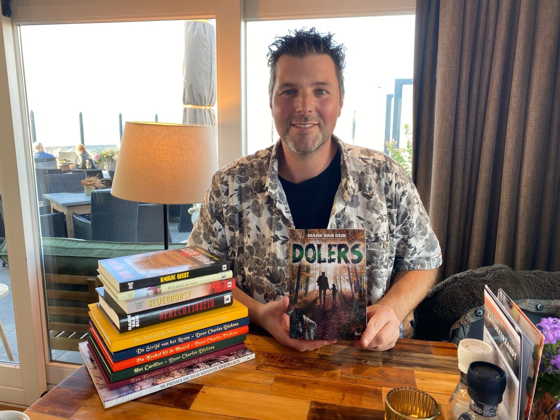 Katwijker Mark van Dijk brengt tiende boek uit - RTV Katwijk
