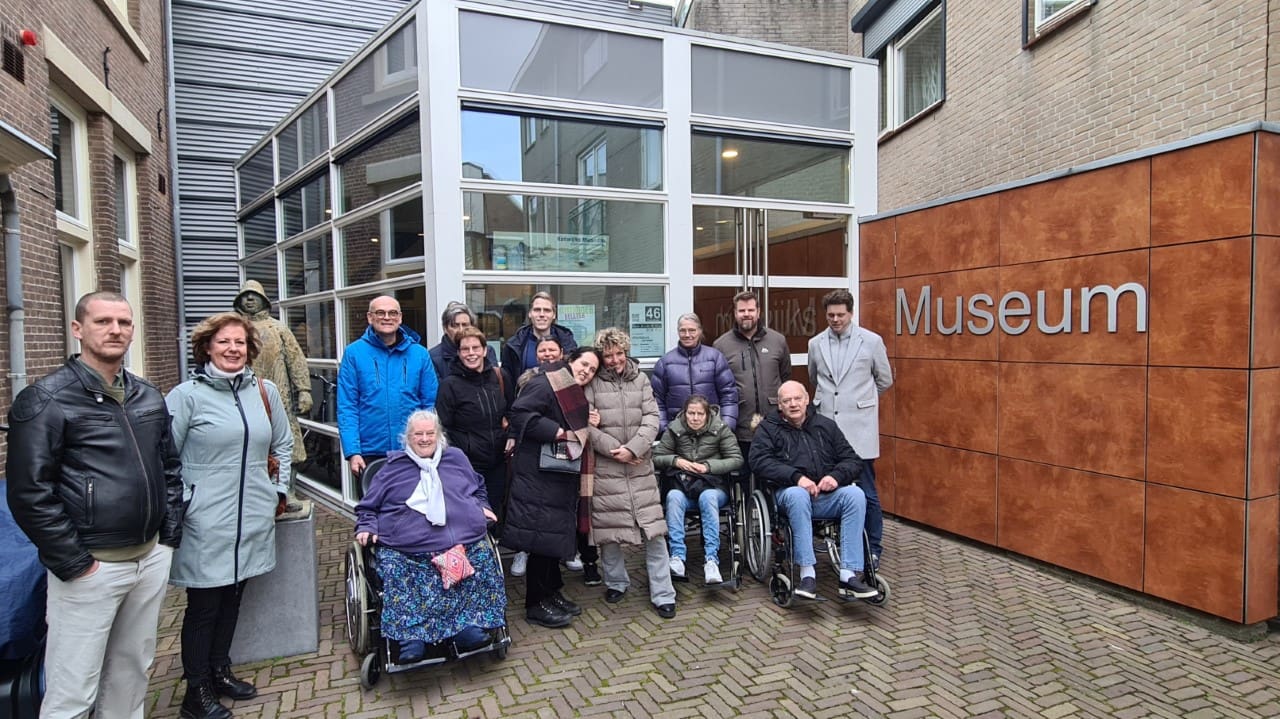 VVD en bewoners Overduin bezoeken Katwijks Museum - RTV Katwijk