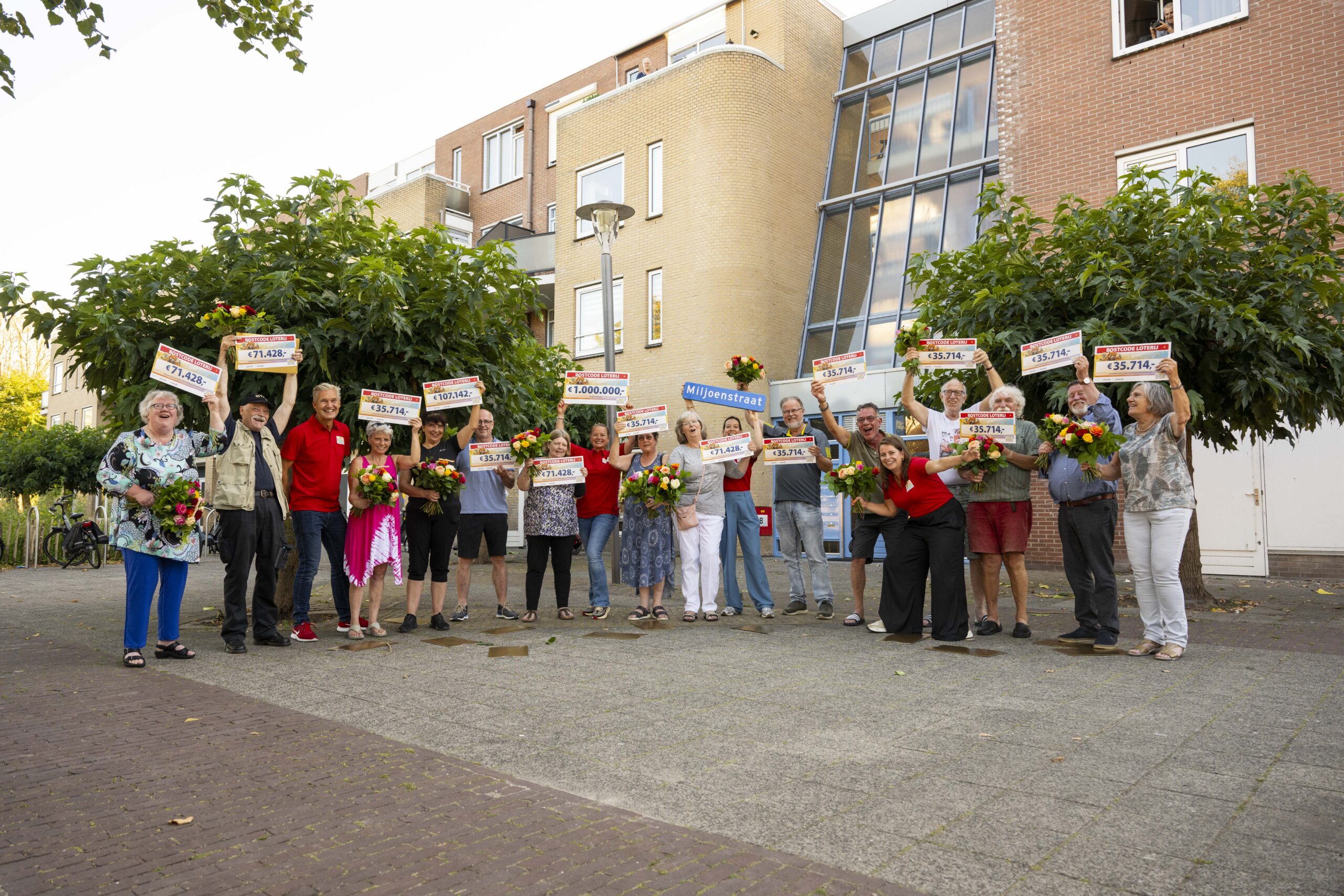 UPDATE: Katwijkers verdelen 1 miljoen euro bij de Postcode Loterij - RTV Katwijk