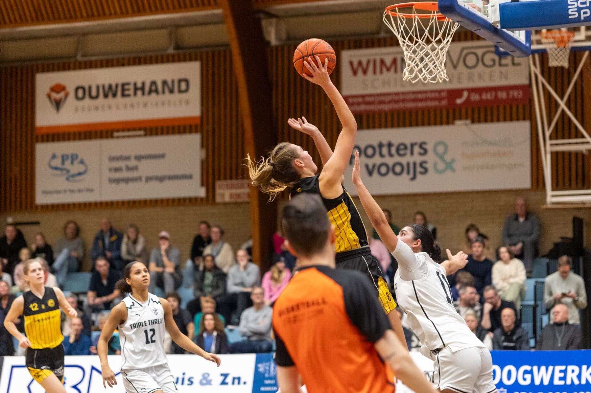 GBI Van Dijk Grasshoppers wint van Triple Threat - RTV Katwijk